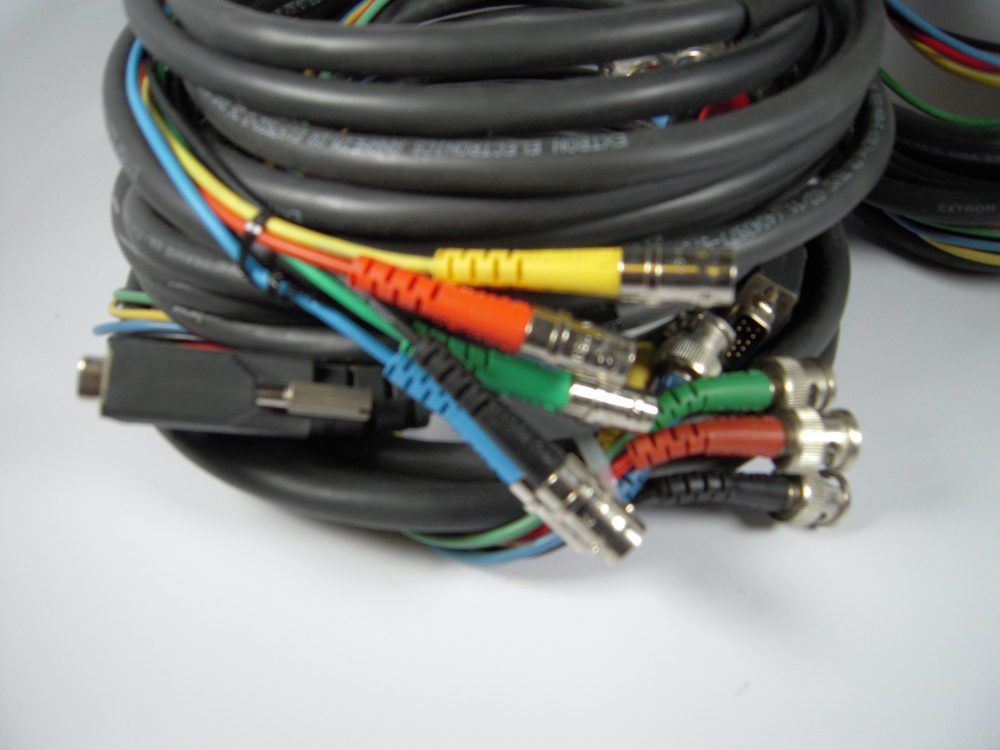 Extron Electronics Lot of 24 Extron VGA Adapters 15 Pin- Assorted ...