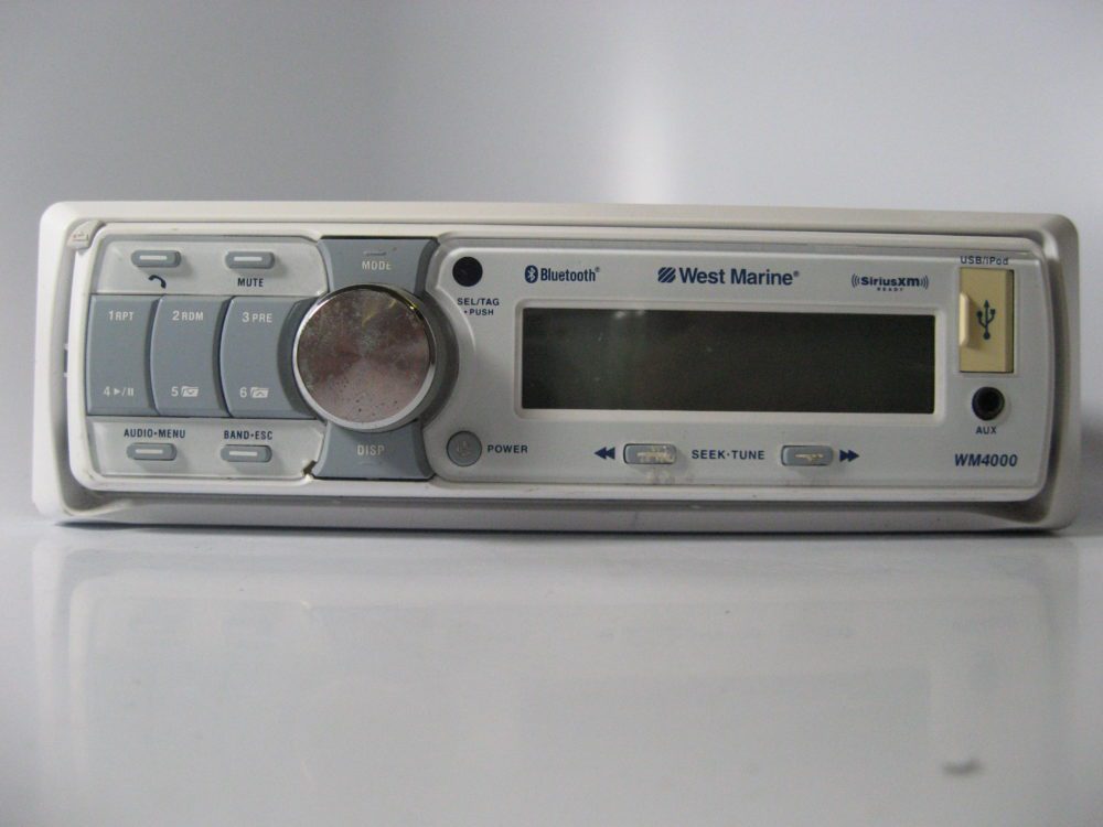 West Marine WM4000 Marine FM/AM Stereo Receiver - Free US Shipping ...