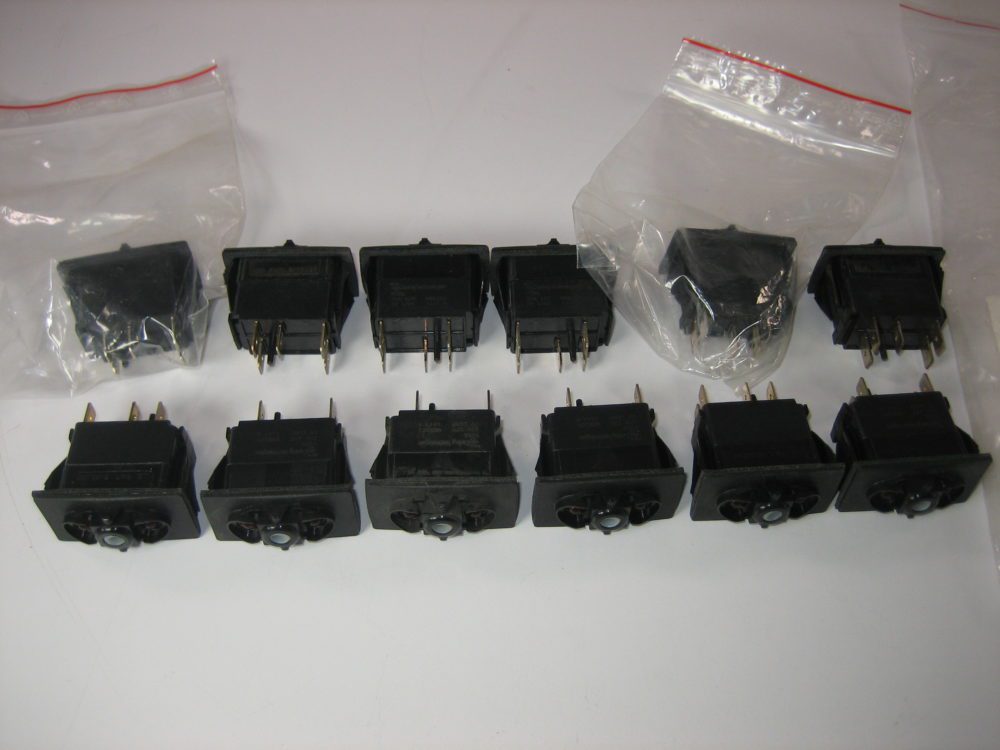 BEP Czone Carling *NEW LOT OF 12* Momentary On/Off Red LED Marine ...