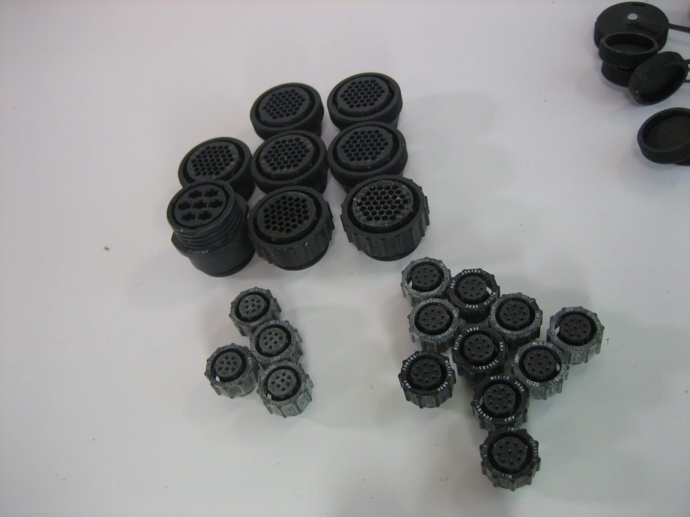 Amp **LOT OF 59** Circular Plastic Cable Bulkhead Panel Mount ...