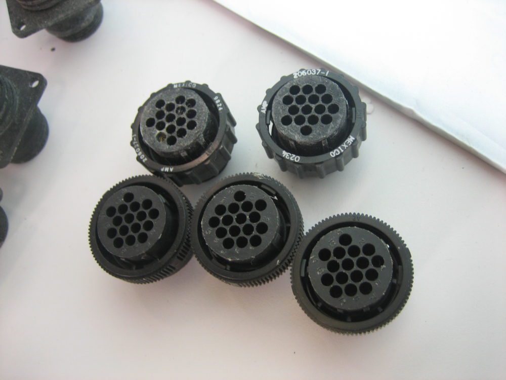 Amp **LOT OF 59** Circular Plastic Cable Bulkhead Panel Mount ...