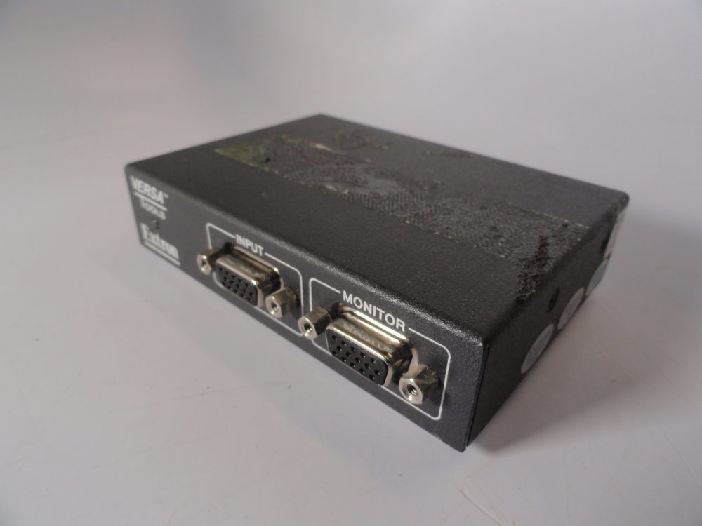 2 Extron P/2 DA2xi Versa Tools Two Output VGA-QXGA Distribution ...