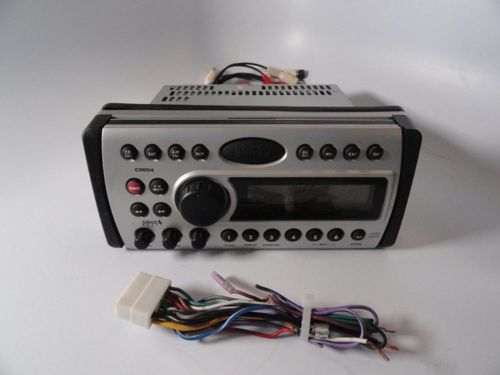 Clarion CMD4 Marine Stereo Head Unit w/ Wire Harness - For Parts - Max ...