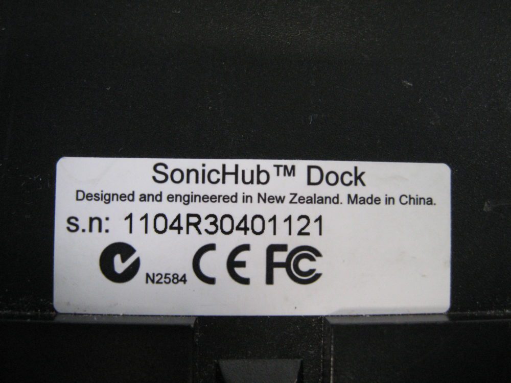 Simrad SonicHub Dock - Free US Shipping - Max Marine Electronics