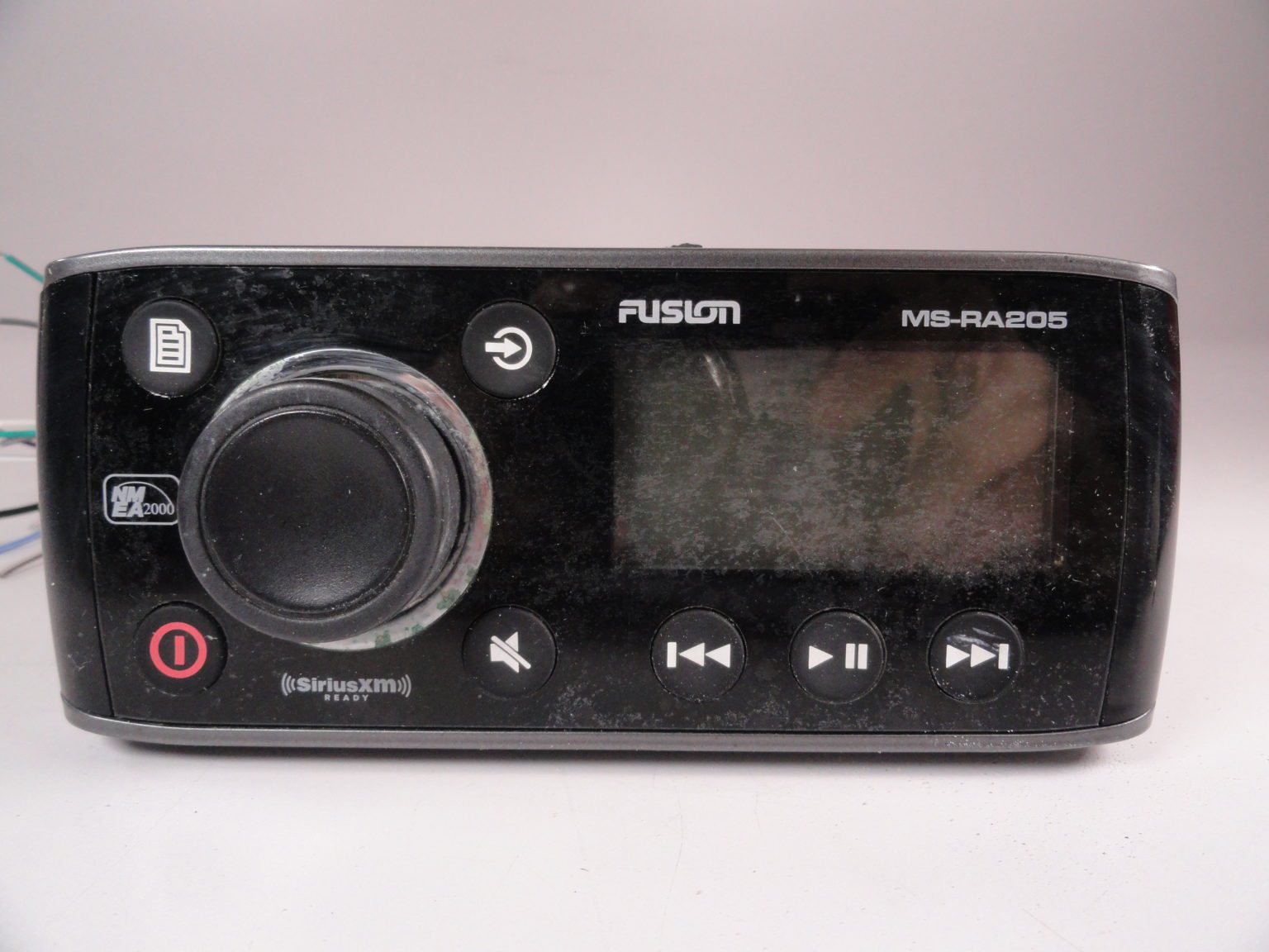Fusion MS-RA205 FM/AUX/USB/SAT RADIO Compact Marine Stereo Head Unit ...