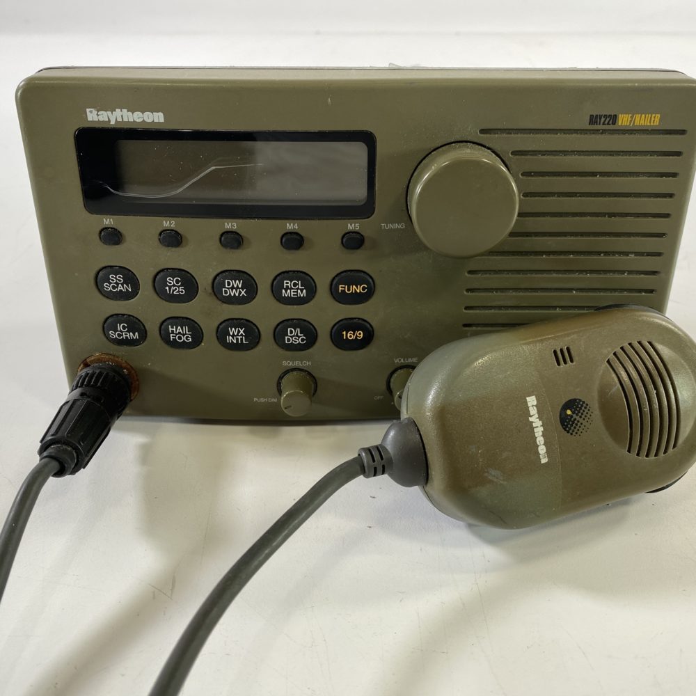 Raytheon Ray220 VHF Hailer w/ Microphone Marine Radio - Fully Tested ...