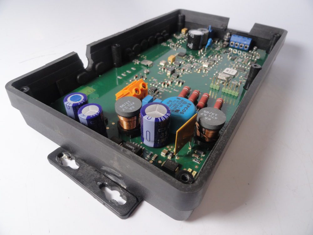 Simrad IS15 Transceiver - Free US Shipping - Max Marine Electronics