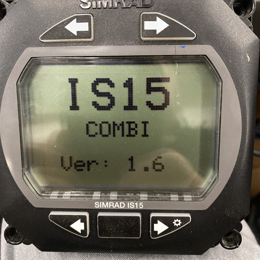 Simrad IS15 Combi Display - Tested with 90 DAY WARRANTY & Suncover ...