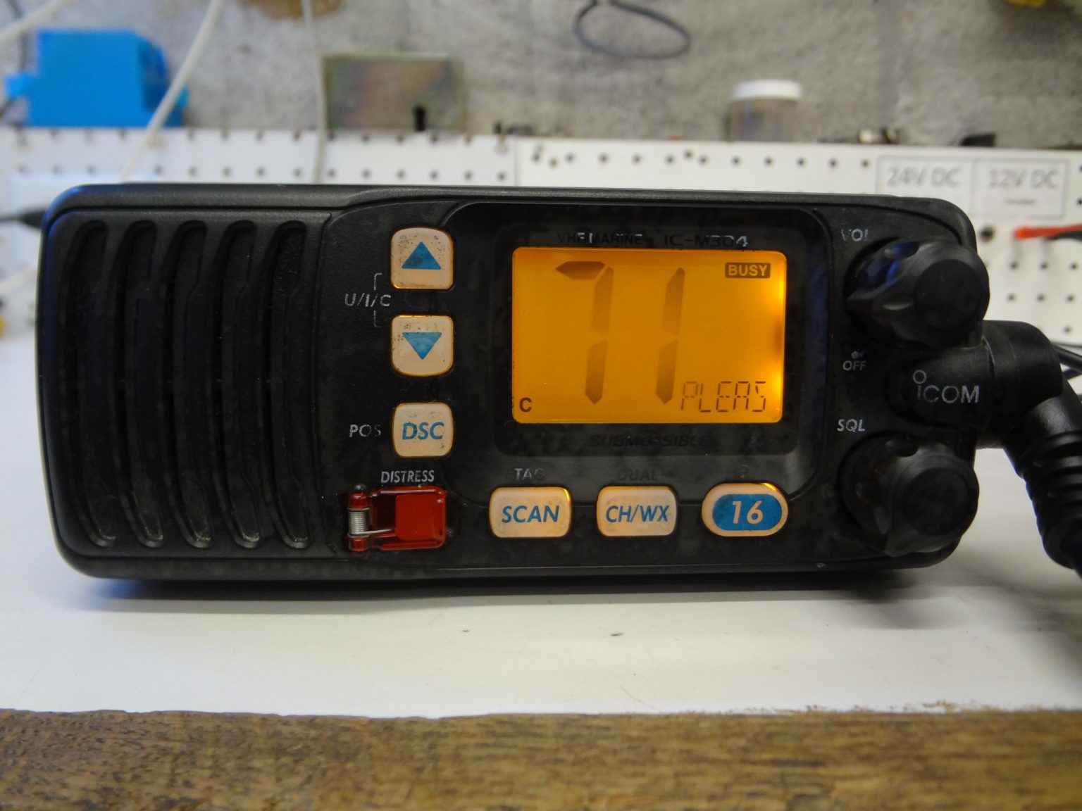 Icom IC-M304 Submersible Marine VHF Radio w/ Microphone FOR PARTS - Max Marine Electronics
