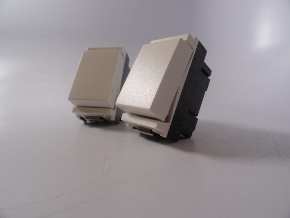Vimar 16005 and 16001 On/Off Switches - Free US Shipping - Max Marine ...