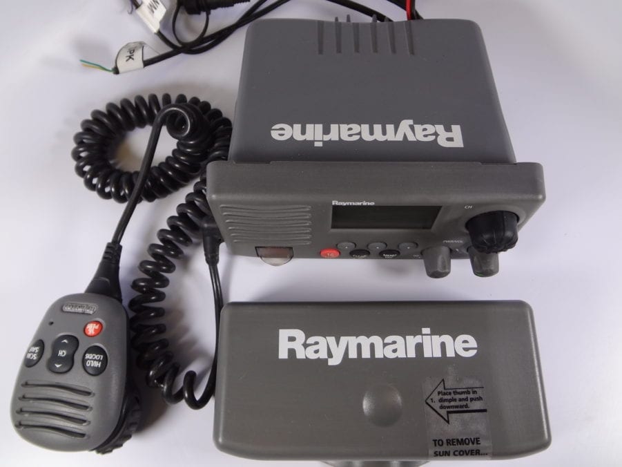 Raymarine RAY55E Marine VHF Radio Transceiver Unit w/ Sun Cover and ...