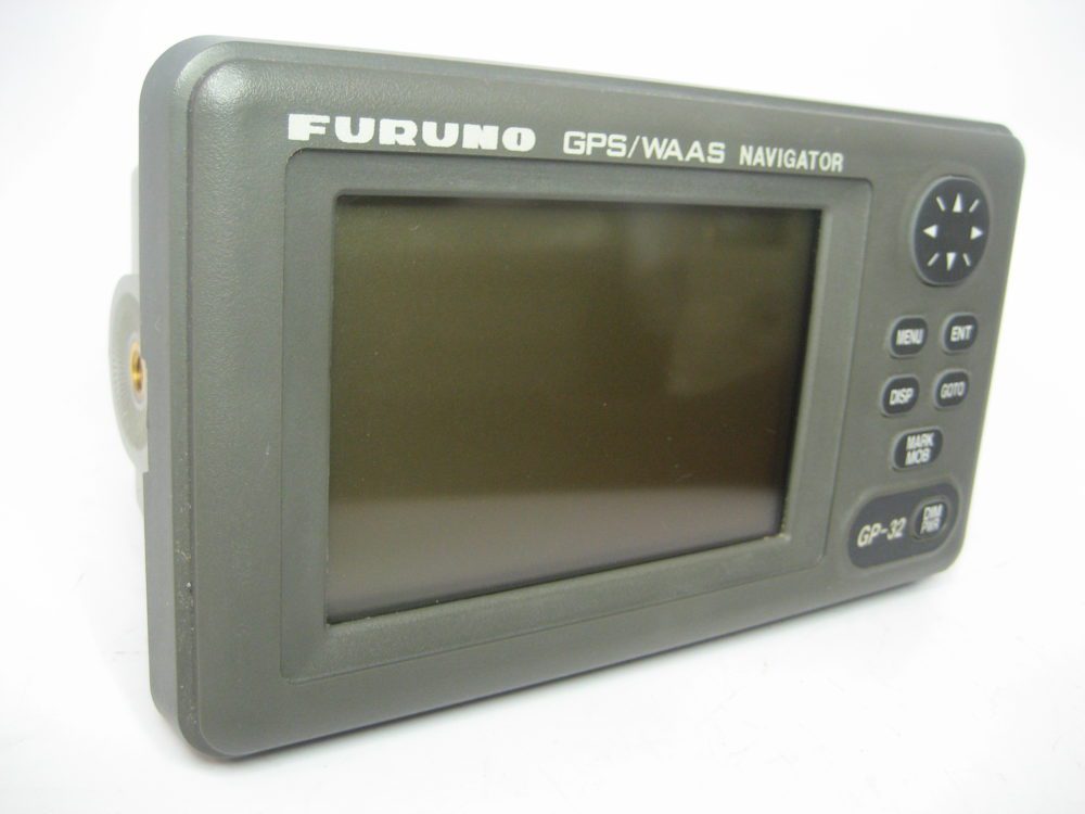 Furuno GP-32 GPS / WAAS Navigator 4.5" Monochrome LCD Display - TESTED ...
