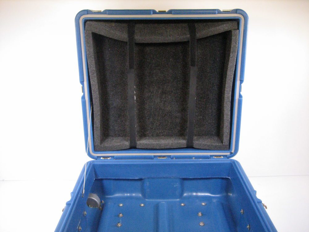 Hardigg 22"L x 21"W x 10"H Rolling Blue Hard Case - USED - Max Marine ...
