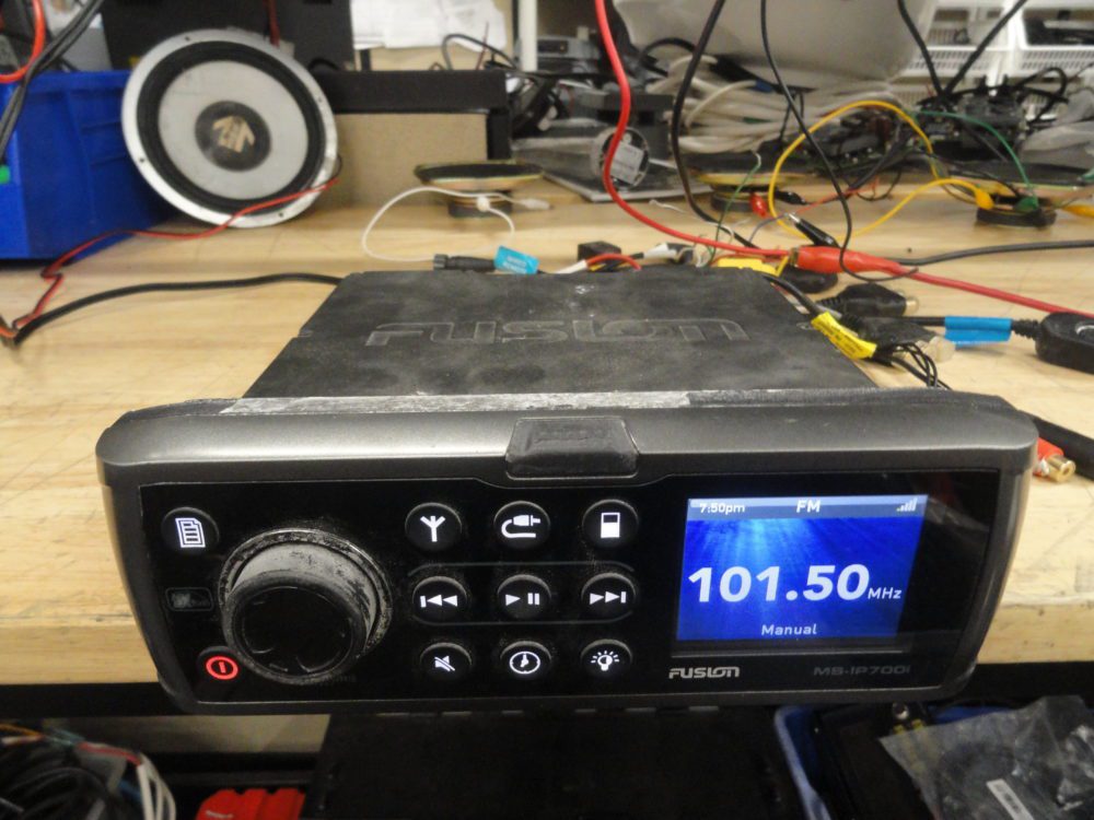 Fusion MS-IP700i True-Marine Entertainment System for iPod - Max Marine ...