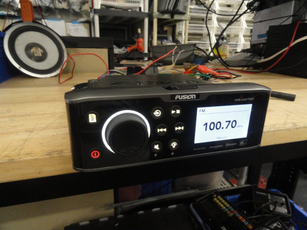 Fusion MS-UD755 Marine Entertainment System with Internal UNI-Dock ...