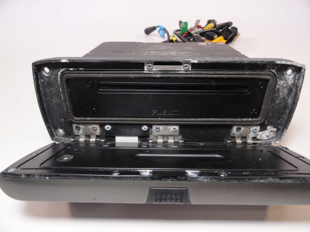 Fusion MS-AV700i Marine Entertainment System DVD/CD Player - FOR PARTS ...