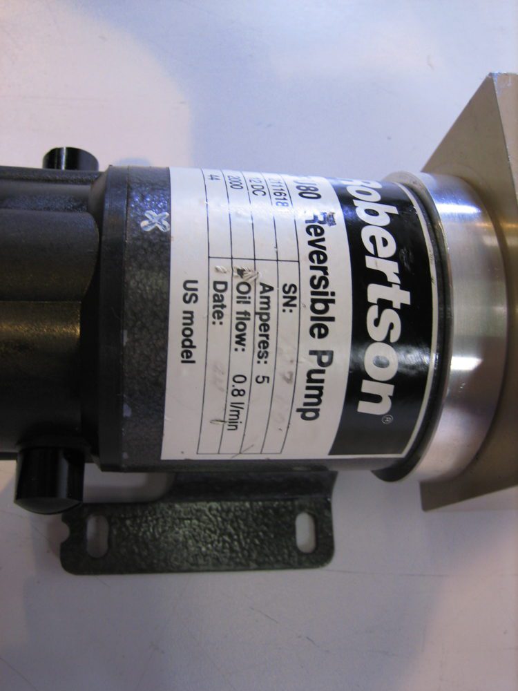 Robertson RPU80 PN:21116181 Boat Autopilot Pump Reversible 12V Good ...