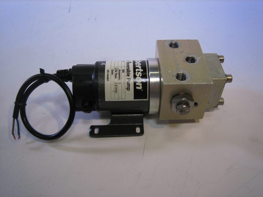 Robertson RPU80 PN:21116181 Boat Autopilot Pump Reversible 12V Good ...