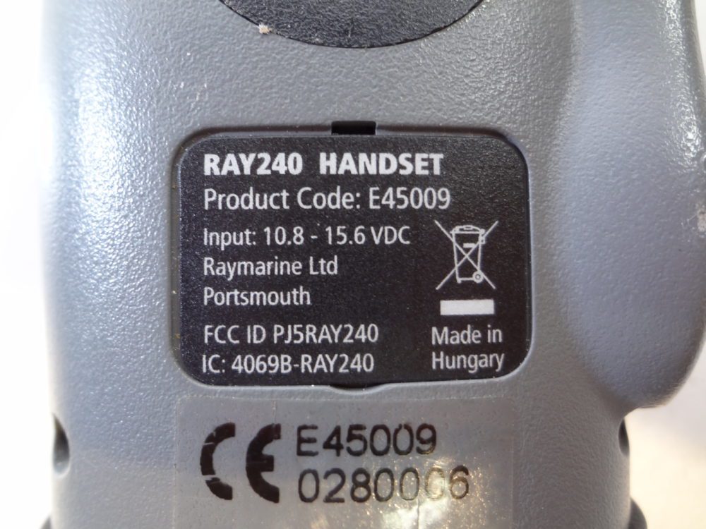Raymarine RAY240E VHF Radio Transceiver Unit w/ Power Cord & Speaker ...