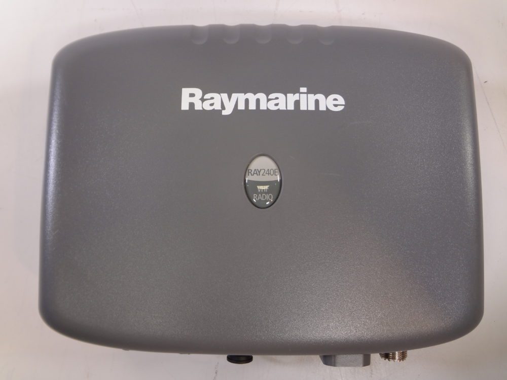 Raymarine RAY240E VHF Radio Transceiver Unit w/ Power Cord & Speaker ...