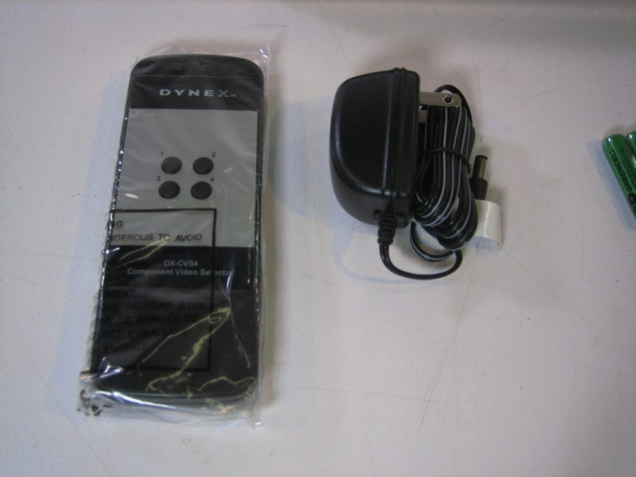 Dynex PN: 13E07A - 4 Device Component Video selector - New open Box ...
