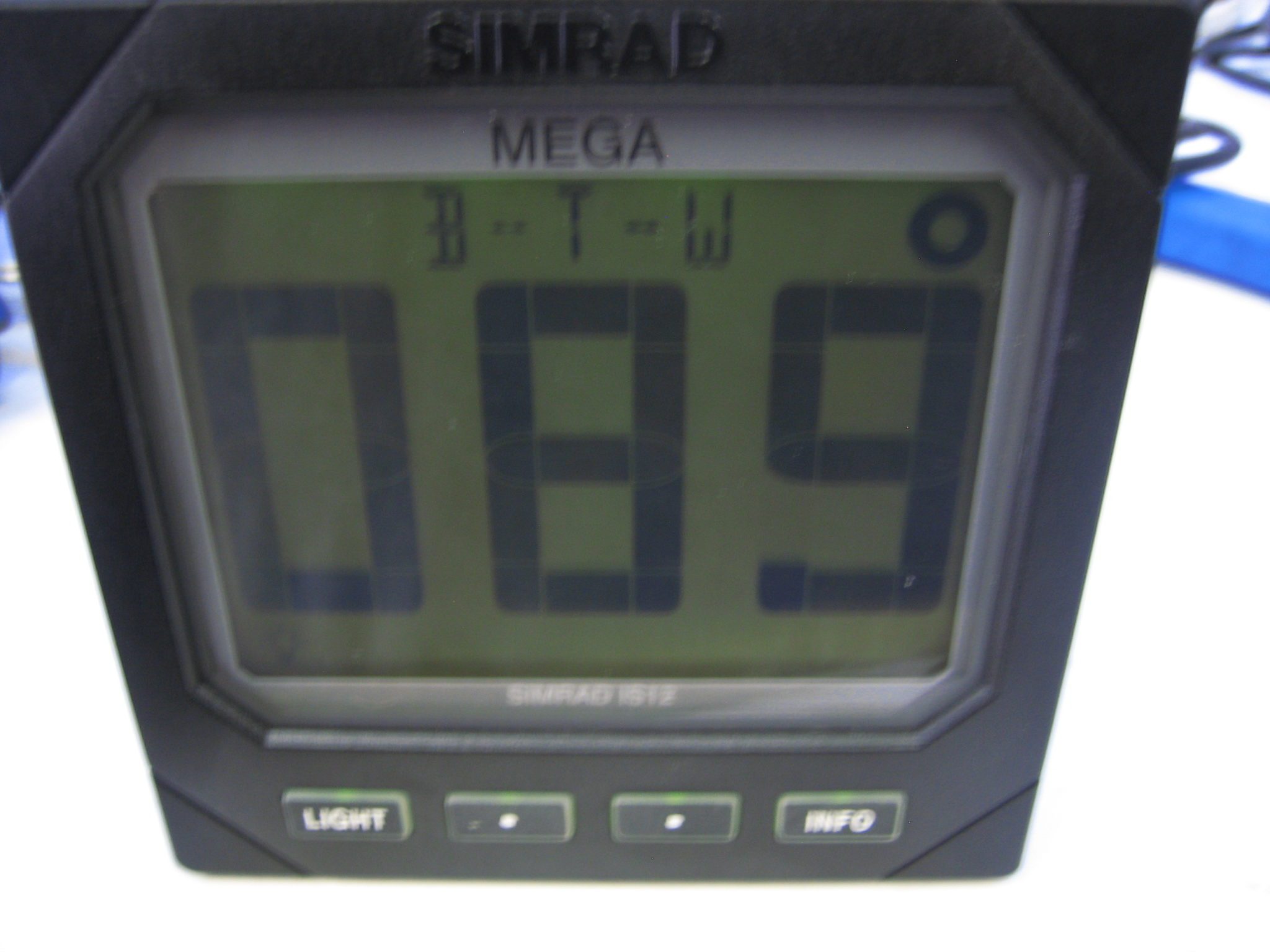 Simrad IS12 / E04156 - Mega Display - Good Condition - Max Marine ...