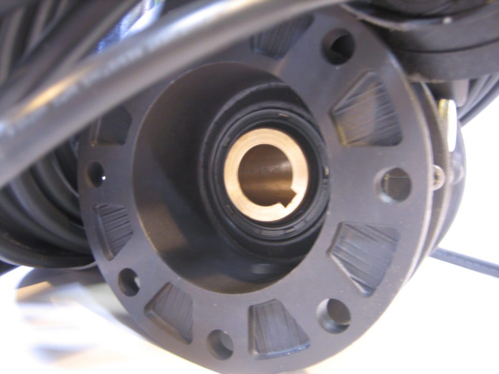 Lewmar V4 Winch Windlass 2000W 24V Gypsy-Only - Rope/Chain - NEW ...