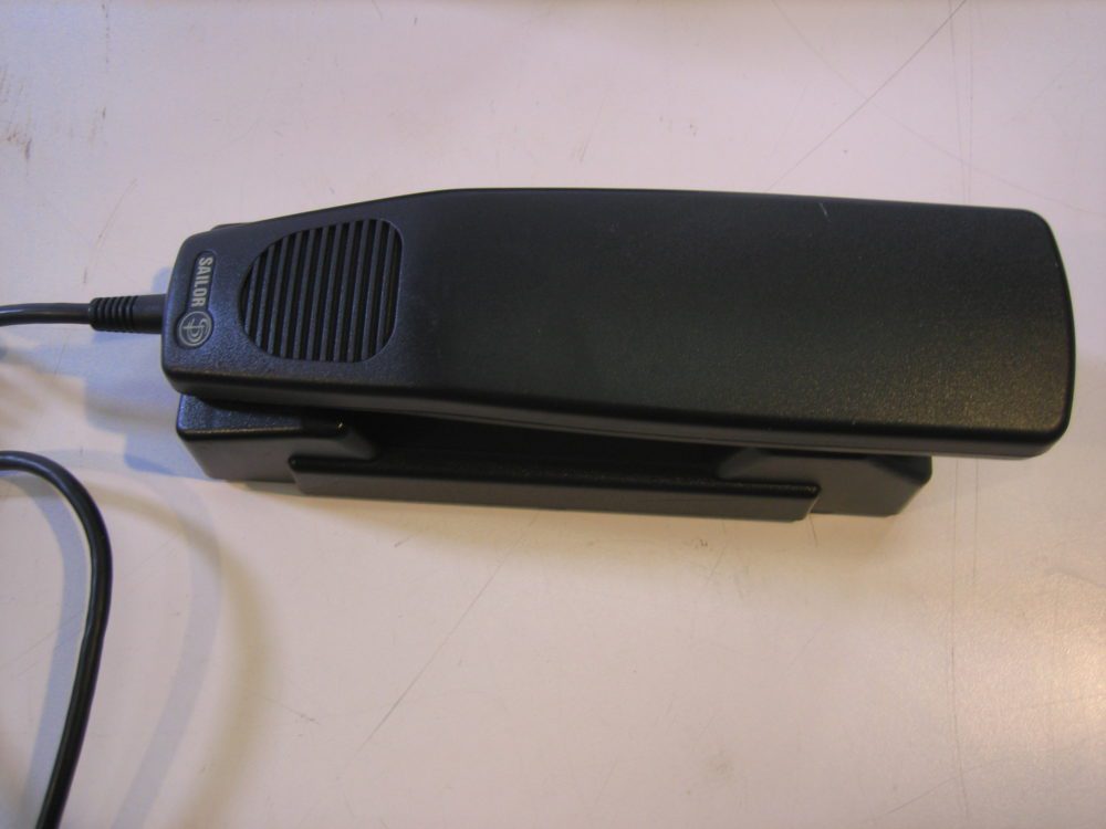 Sailor RT4822 VHF-DSC Radio w/ Handset - Fair Cond - Max Marine Electronics