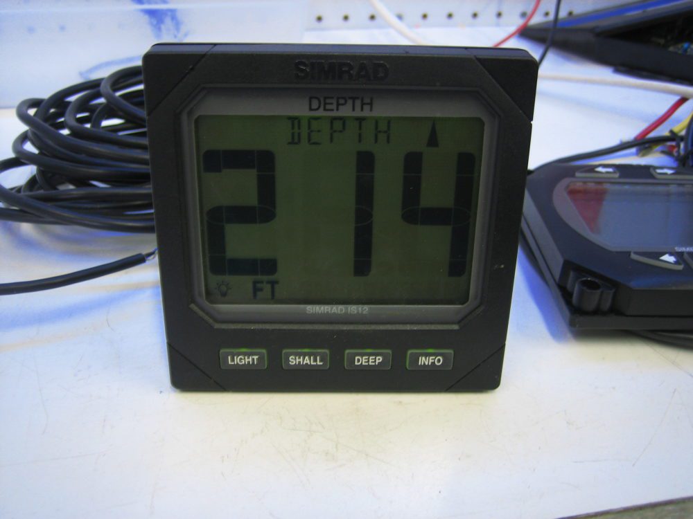 Simrad IS12 / E03894 / Depth Display / Good Condition! - Max Marine ...