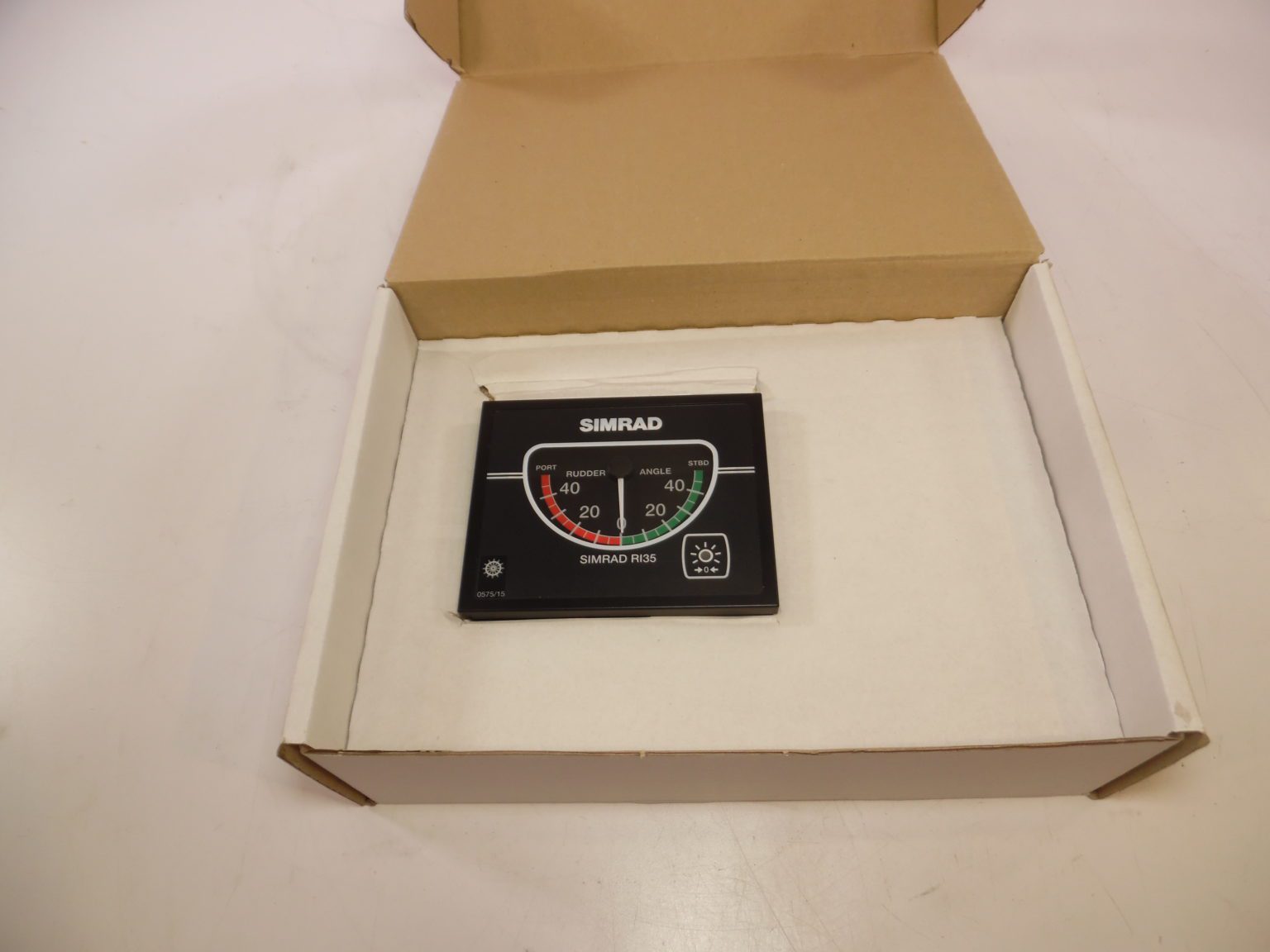 Simrad Rudder Indicator RI35 MK2 22084024 W/ Cable + Install Kit - NEW ...