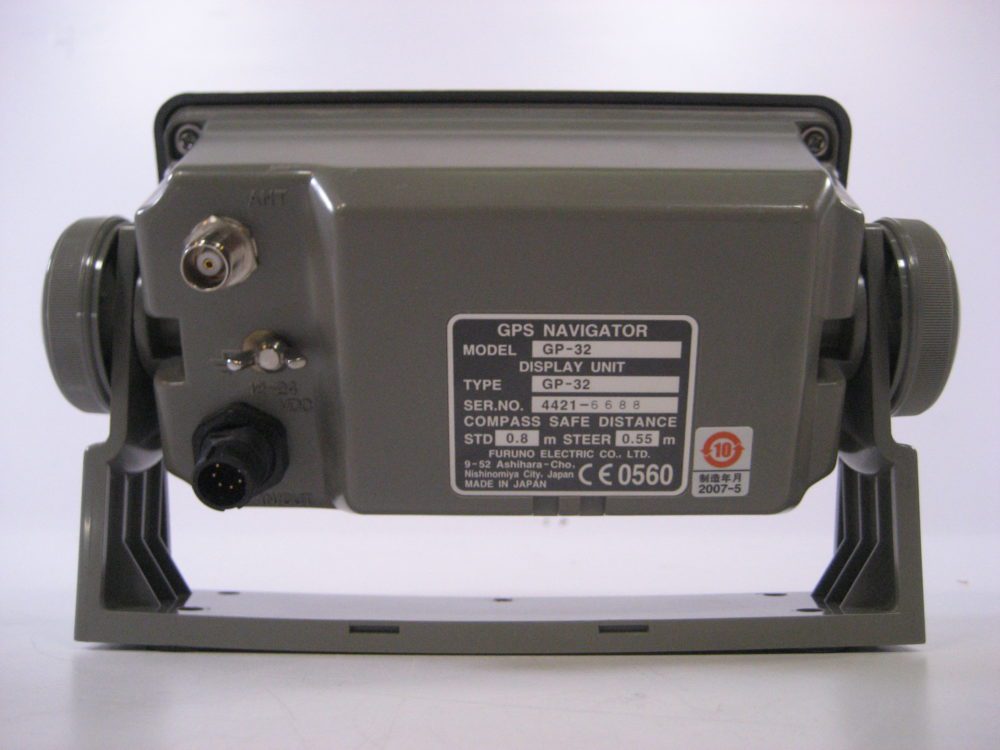 Furuno GP-32 GPS / WAAS Navigator Display w/ Bracket - Great Condition ...