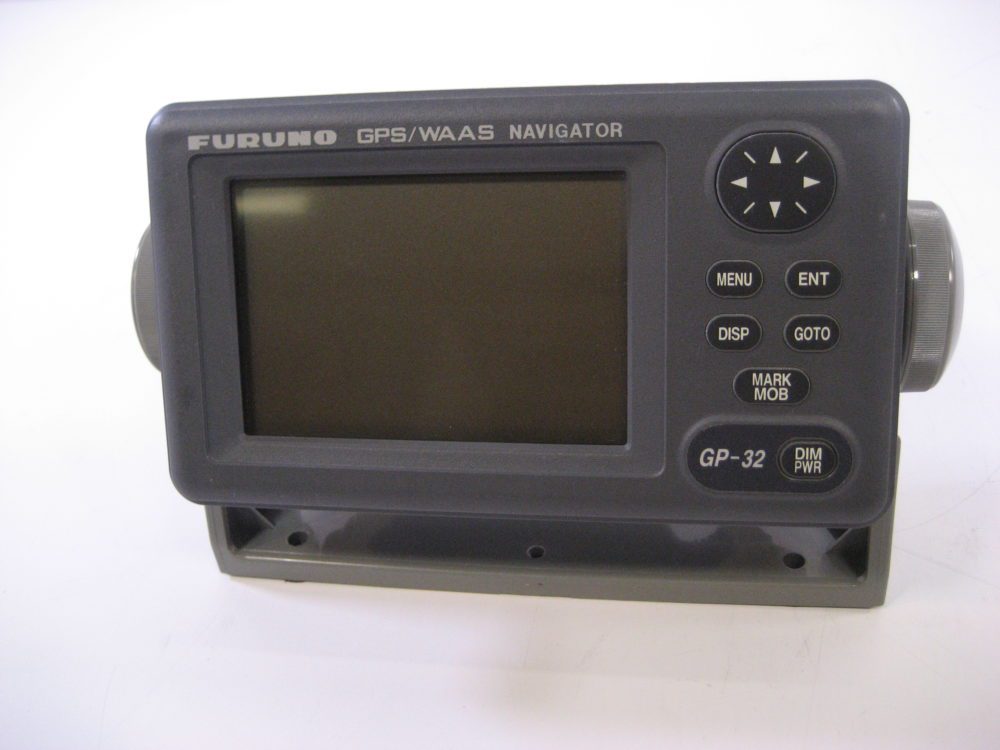 Furuno GP-32 GPS / WAAS Navigator Display w/ Bracket - Great Condition ...