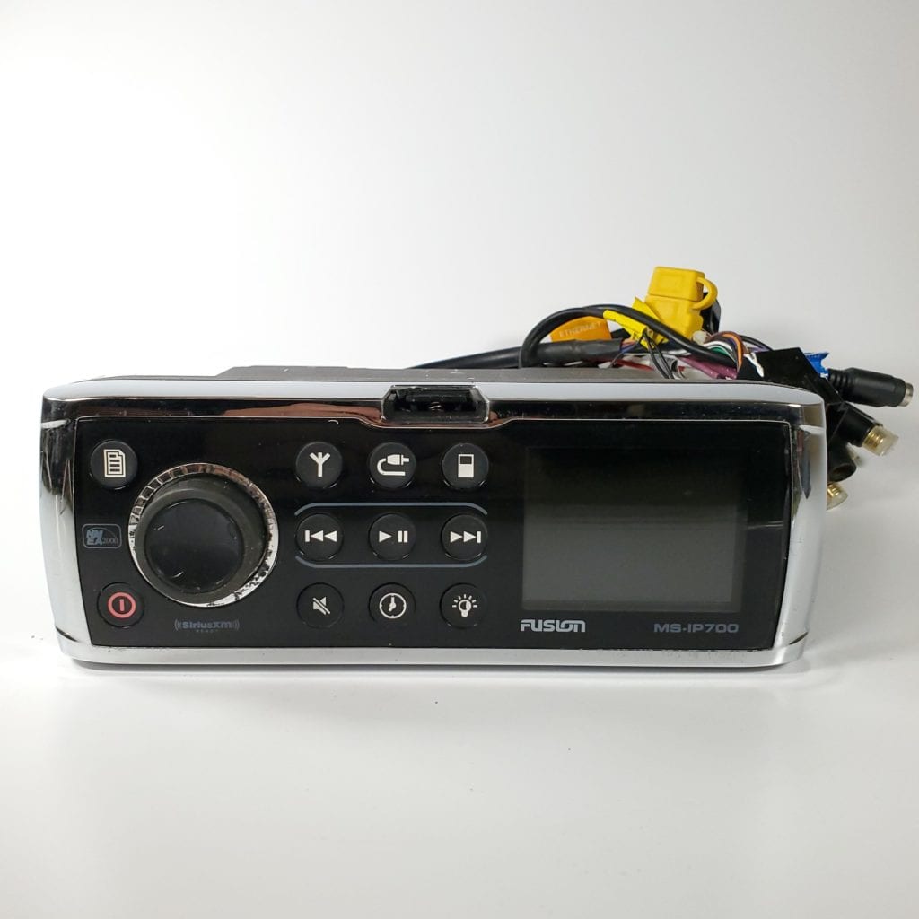 Fusion MS-IP700 Marine Entertainment Stereo System AM/FM/XM Bluetooth ...