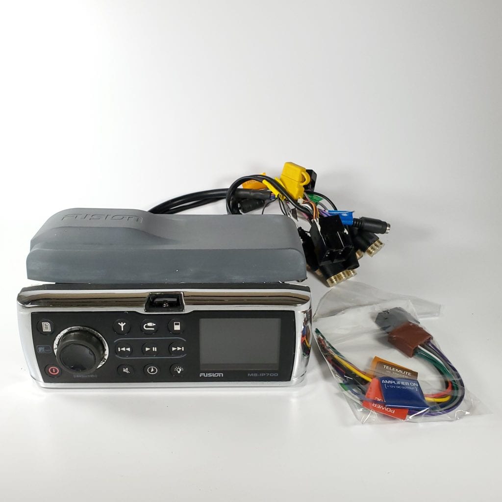 Fusion MS-IP700 Marine Entertainment Stereo System AM/FM/XM Bluetooth ...