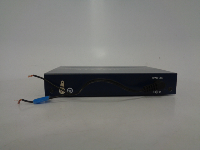 Netgear DS104 4-Port Dual Speed Hub 10/100 Mbps - Free US Shipping ...