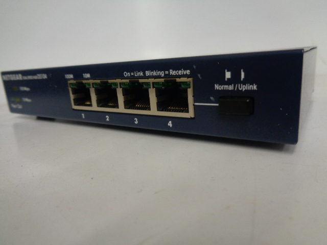 Netgear DS104 4-Port Dual Speed Hub 10/100 Mbps - Free US Shipping ...