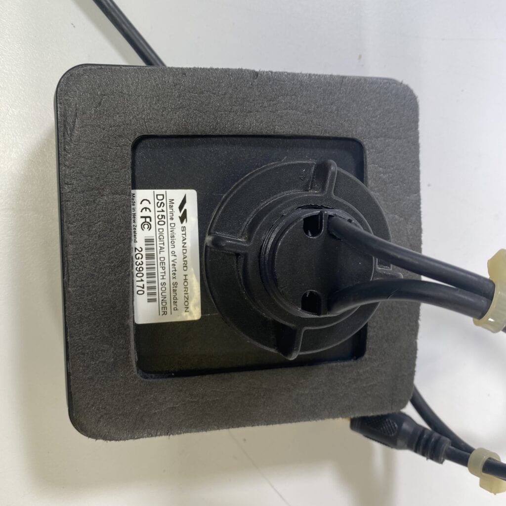 Standard Horizon Digital Depth Sounder DS150 BENCH TESTED - Rebuilt LCD ...