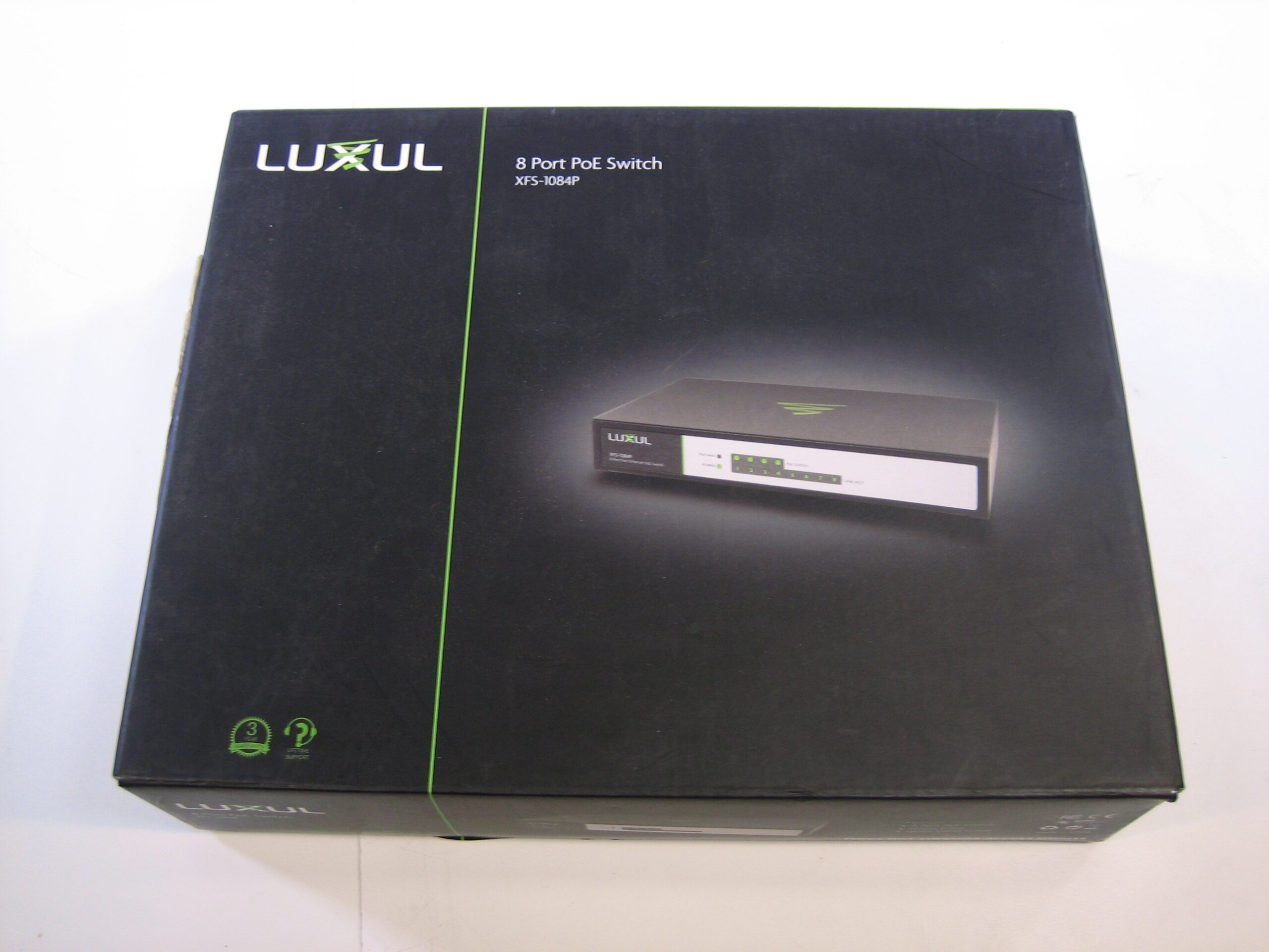 Luxul XFS-1084P 8 Port PoE Switch - NEW IN BOX - Max Marine Electronics