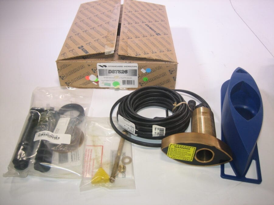 Standard Horizon *NEW* DST526 / B744V Transducer 50/200khz for FF520 ...