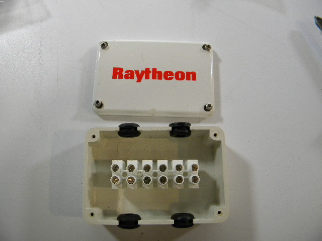 Raymarine R55006 Seatalk Auxillary Junction Box + Cables - Max Marine ...