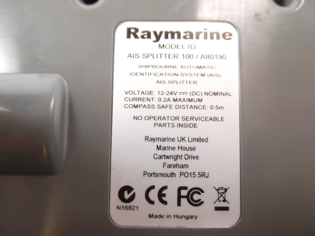 Raymarine AIS Splitter 100 Module + Cables - A80190 - Good Condition ...