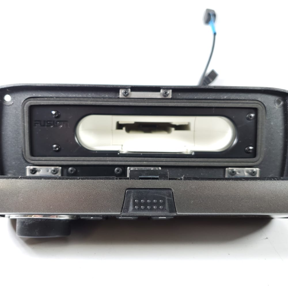 Fusion MS-IP700i True-Marine AM/FM Sirius Radio System for iPod NO NMEA ...