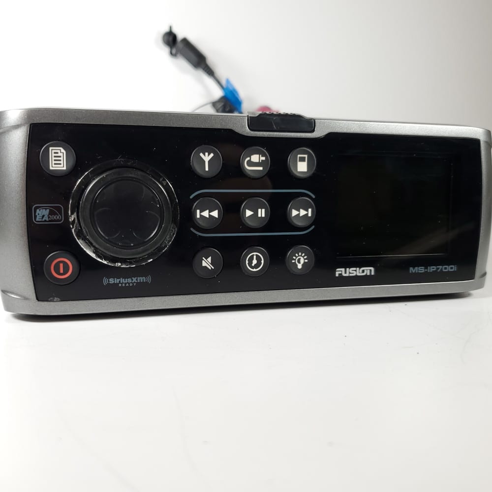 Fusion MS-IP700i - True Marine Entertainment System AM/FM Sirius Boat ...