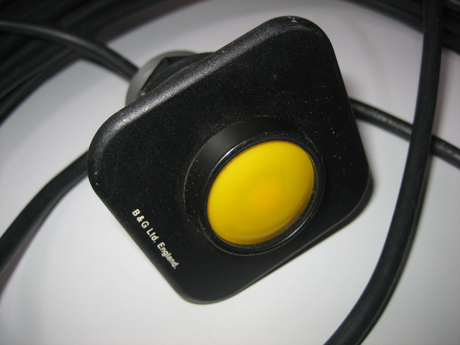 B&G - NEW OLD STOCK - Legacy MOB Man Overboard Button - Yellow - Max ...