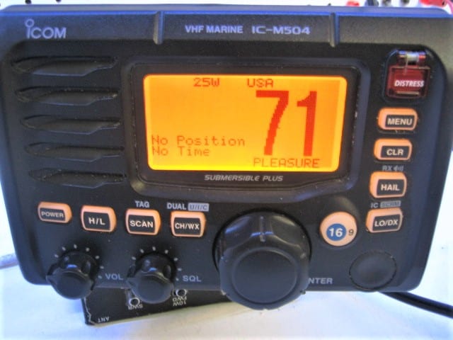 Icom IC~M504 Submersible Marine Fixed Mount VHF Radio~Transceiver Unit ...
