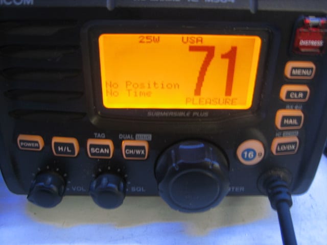 Icom IC~M504 Submersible Marine Fixed Mount VHF Radio Transceiver W/Mic ...