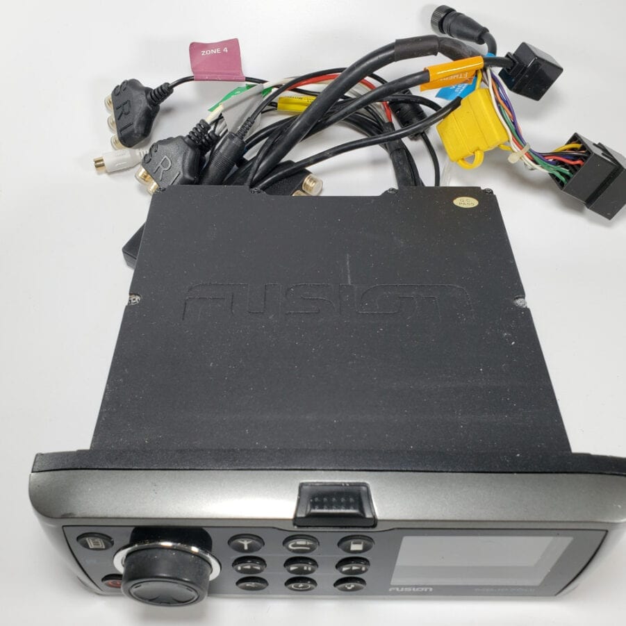 Fusion MS-IP700i - True-Marine Entertainment System AM/FM Sirius XM ...