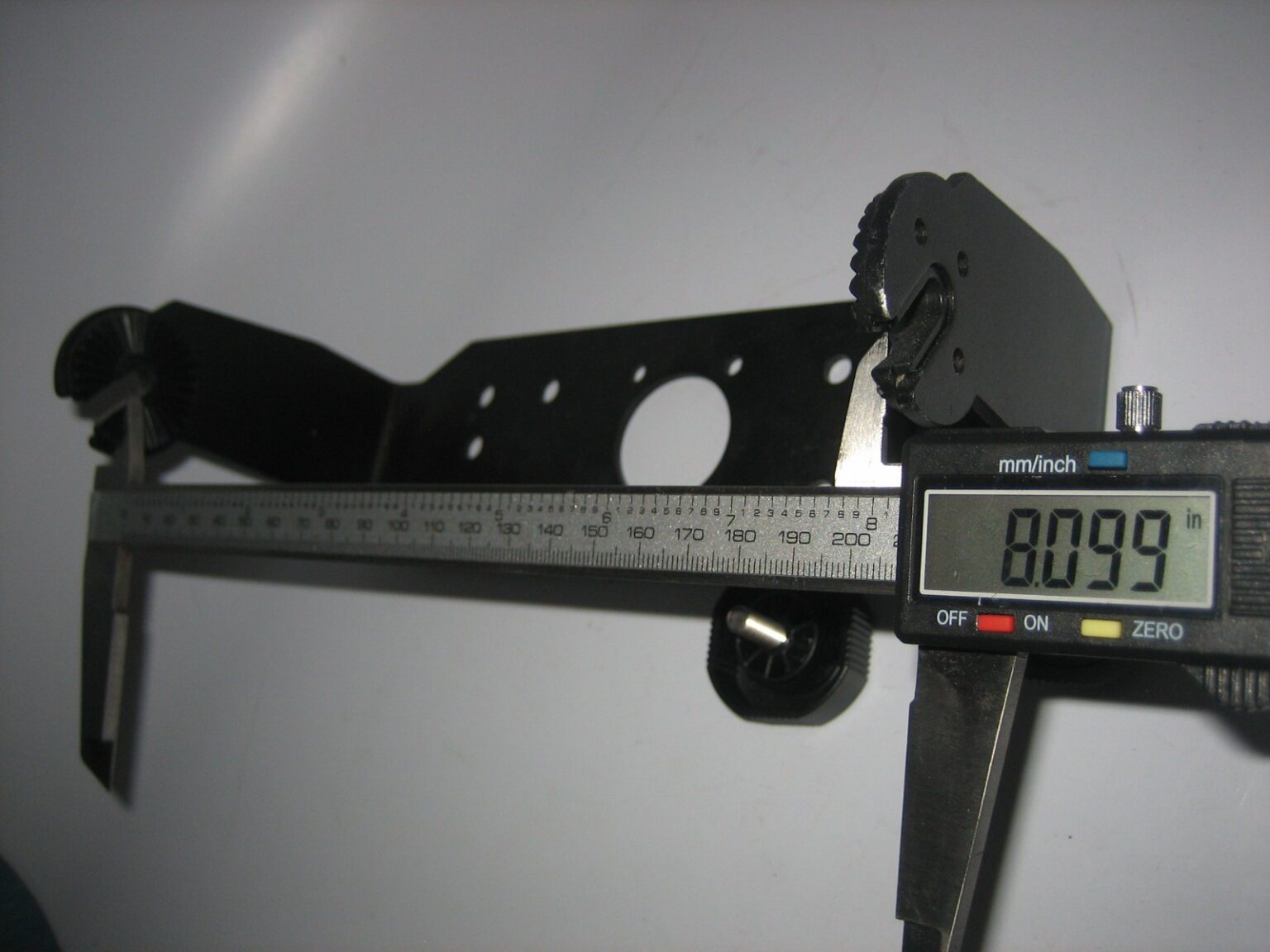 Simrad NSS7 Evo2/Mercury Vesselview 702 Bail Mounting Bracket