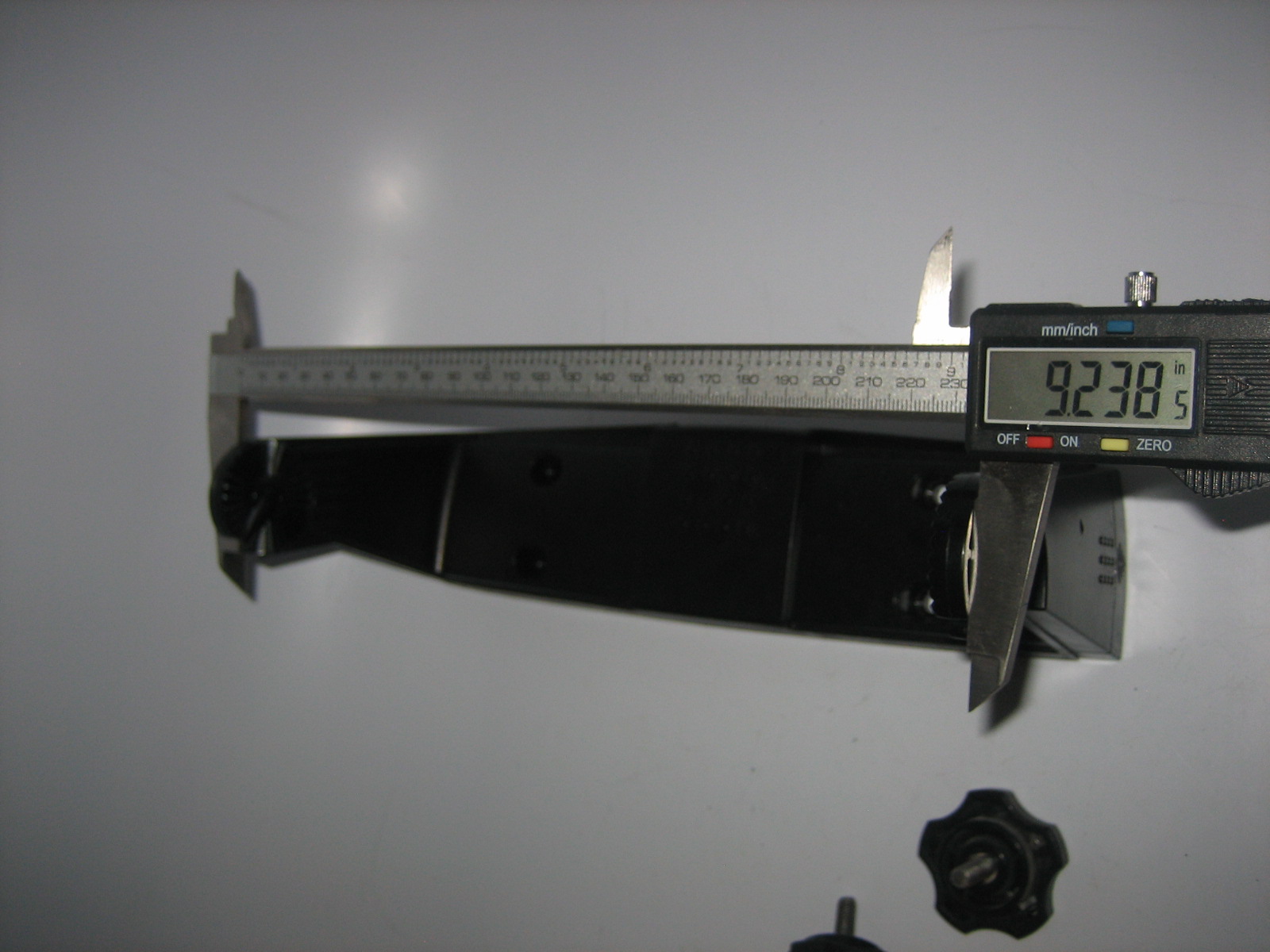 Simrad GO9 XSE / Vulcan 9 Black Mounting Gimbal Bracket with Knobs ...