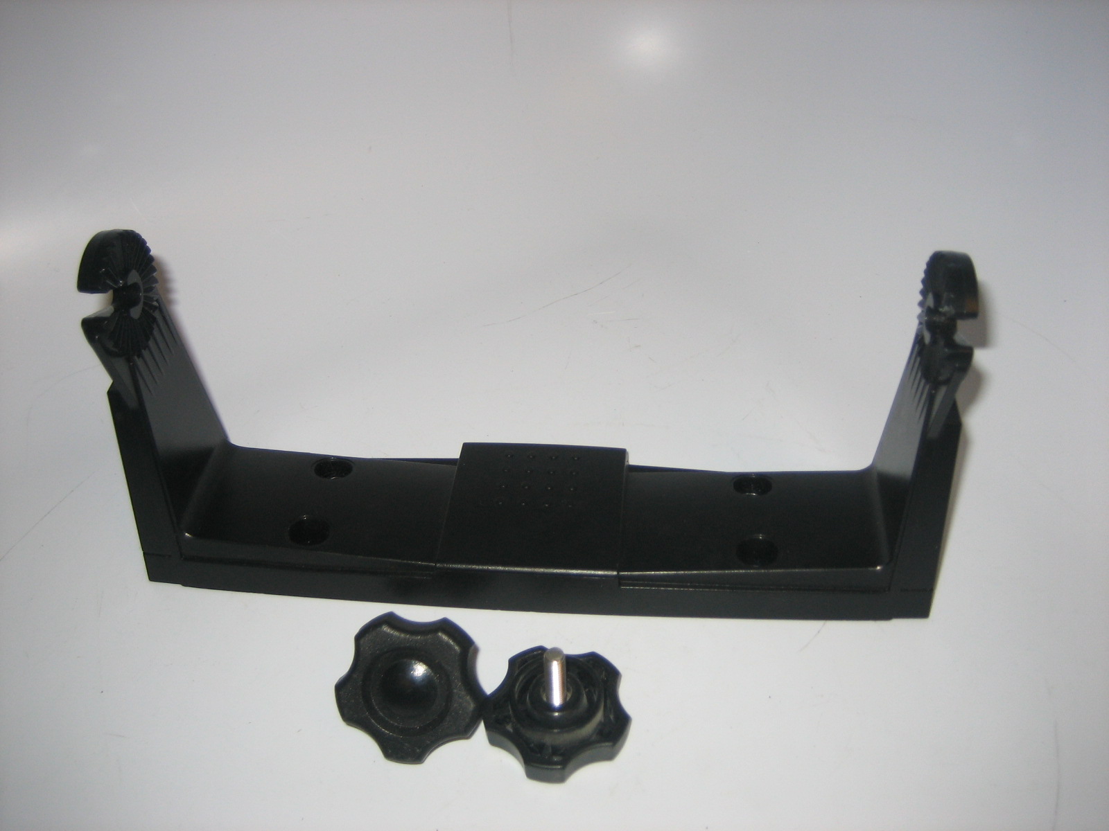 Simrad GO9 XSE / Vulcan 9 Black Mounting Gimbal Bracket with Knobs ...